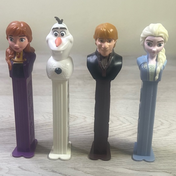 PEZ | Toys | Disney Frozen Ii Anna Kristoff Gift Set With Pez Candy ...